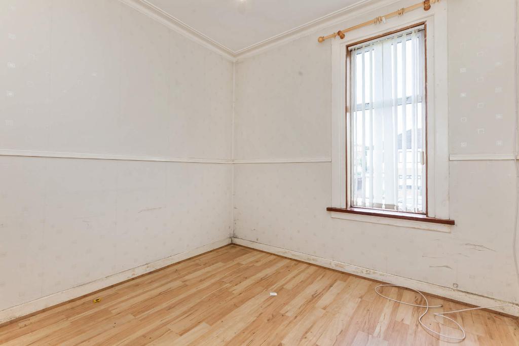 3 Bedroom Semi Bungalow For Sale in Riddrie Knowes, Glasgow, G33 2QQ