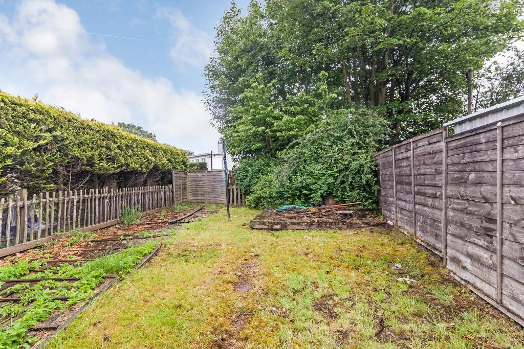2 Bedroom Upper Cottage Flat For Sale In Robertson Terrace Baillieston