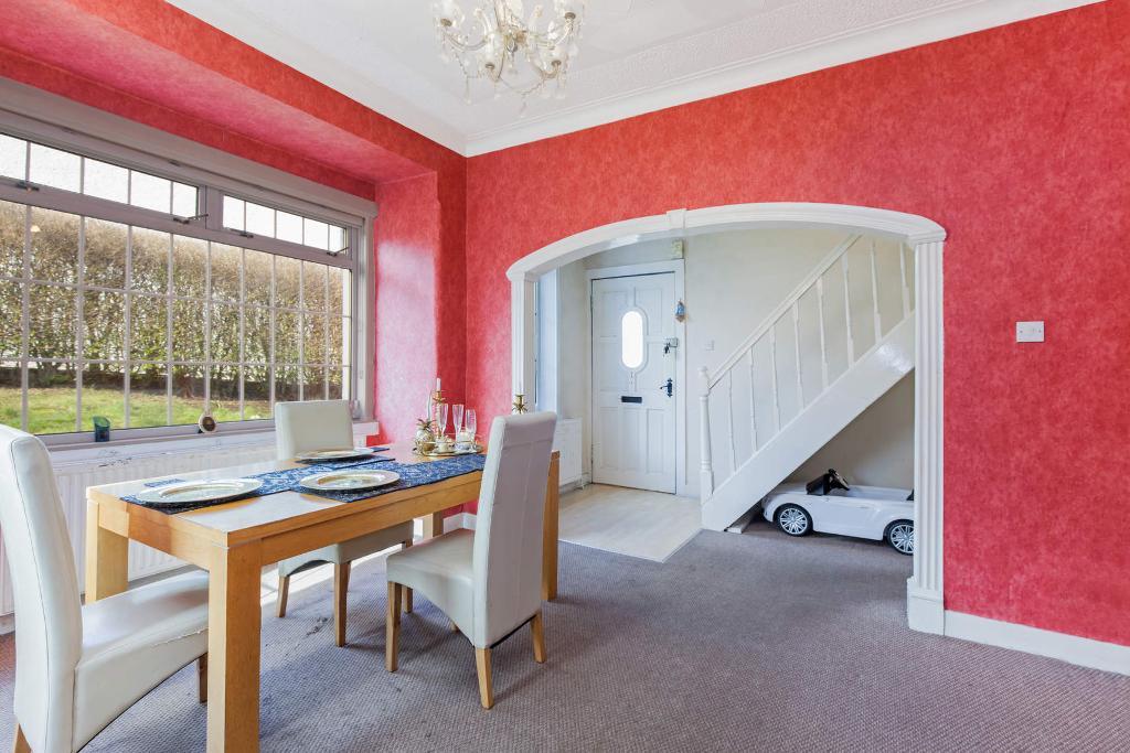 2 Bedroom Semi Bungalow For Sale in Riddrie Knowes, Riddrie, G33 2QQ