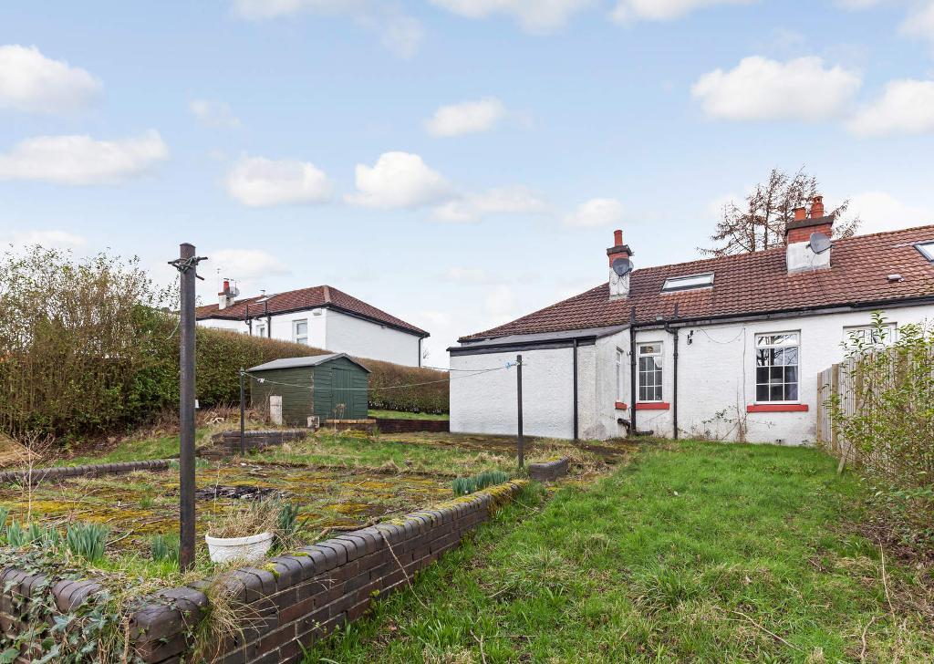 2 Bedroom Semi Bungalow For Sale in Riddrie Knowes, Riddrie, G33 2QQ