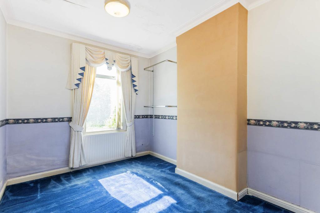 2 Bedroom Semi Bungalow For Sale in Riddrie Knowes, Riddrie, G33 2QH