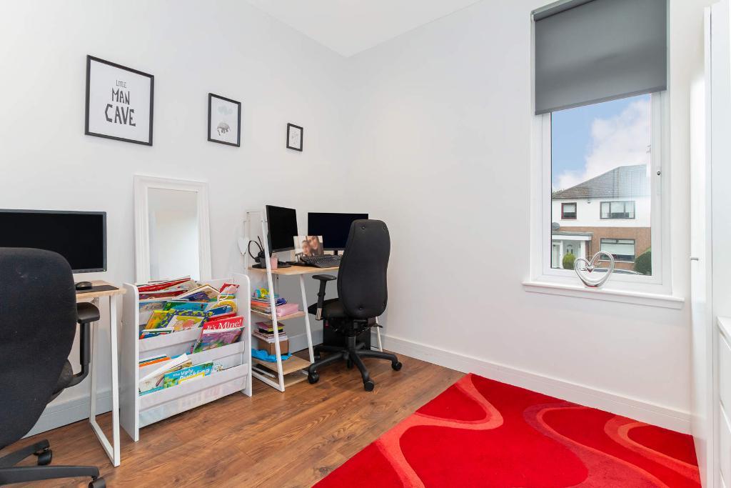 3 Bedroom Semi Bungalow For Sale in Riddrie Knowes, Riddrie, G33 2QQ