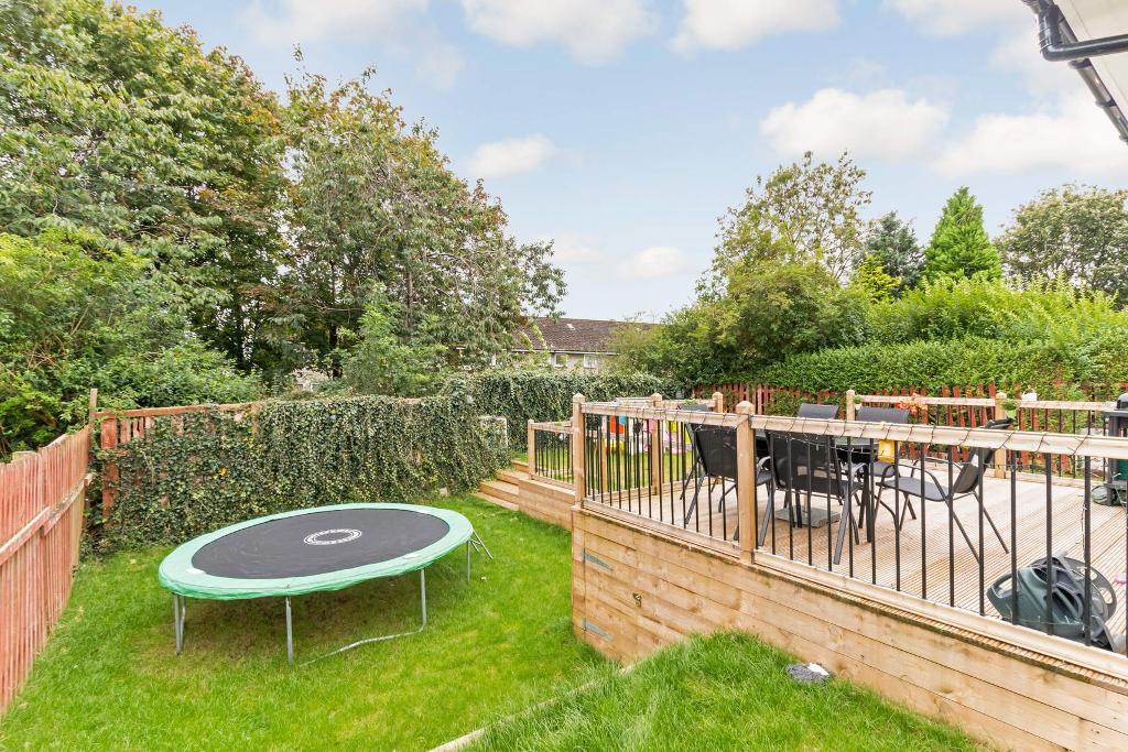 3 Bedroom Semi Bungalow For Sale in Riddrie Knowes, Riddrie, G33 2QQ