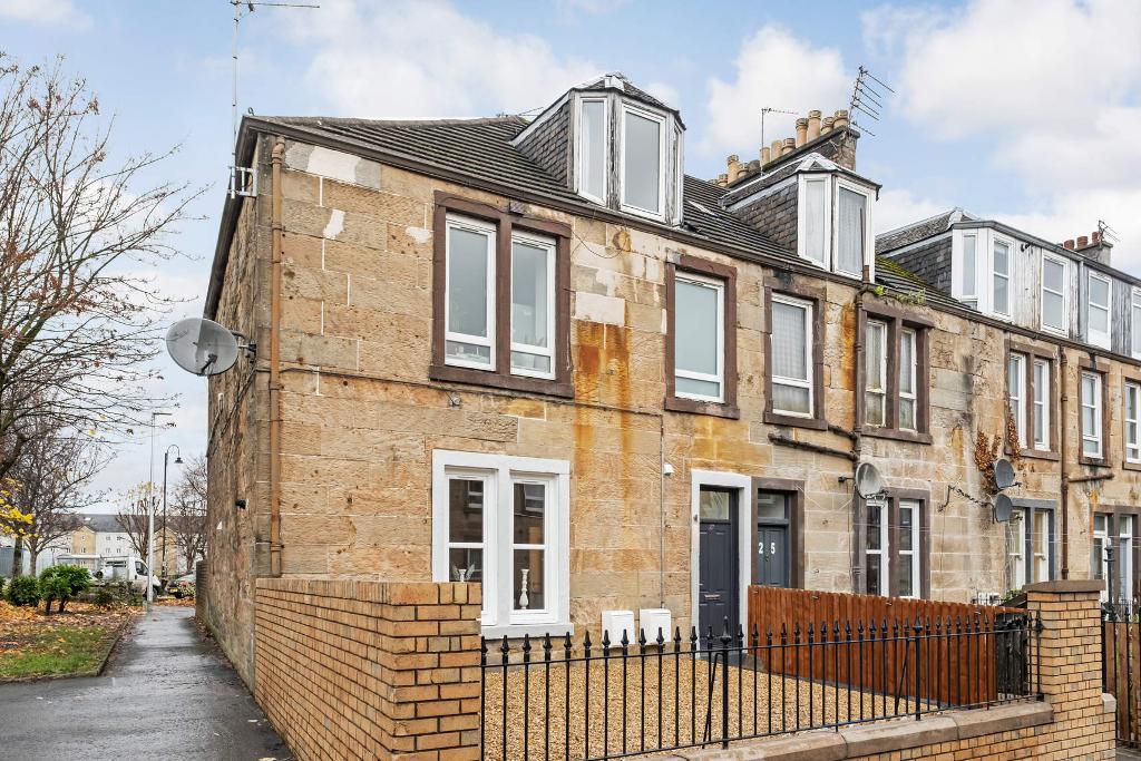 2 Bedroom Ground Floor Flat For Sale in Smith Terrace, Rutherglen, G73 1BB