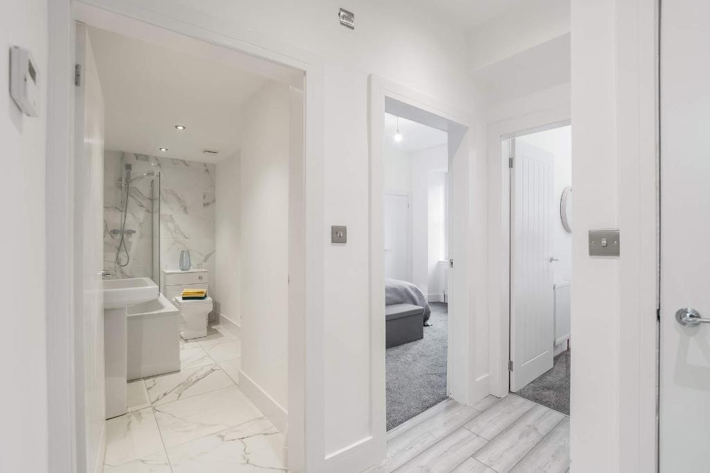 2 Bedroom Ground Floor Flat For Sale in Smith Terrace, Rutherglen, G73 1BB