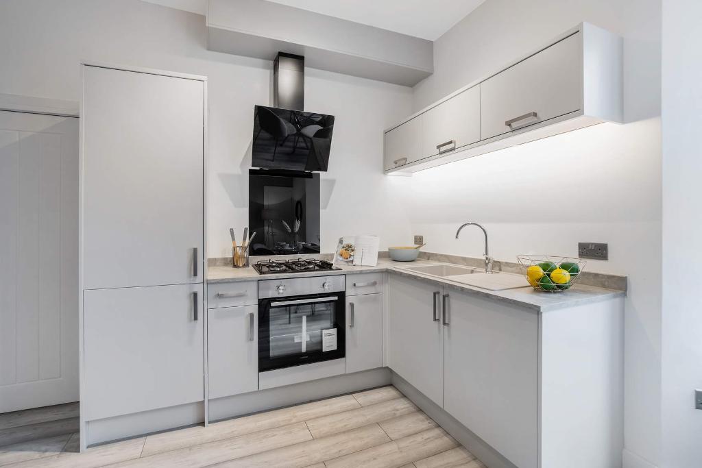 2 Bedroom Ground Floor Flat For Sale in Smith Terrace, Rutherglen, G73 1BB