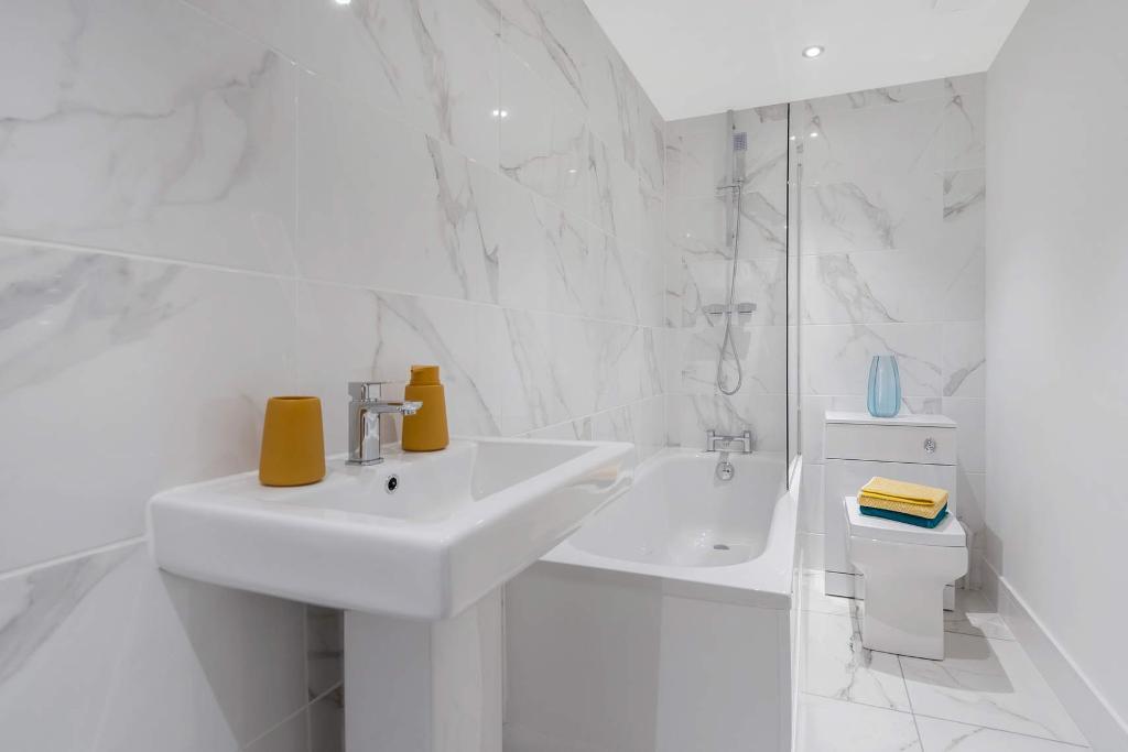 2 Bedroom Ground Floor Flat For Sale in Smith Terrace, Rutherglen, G73 1BB