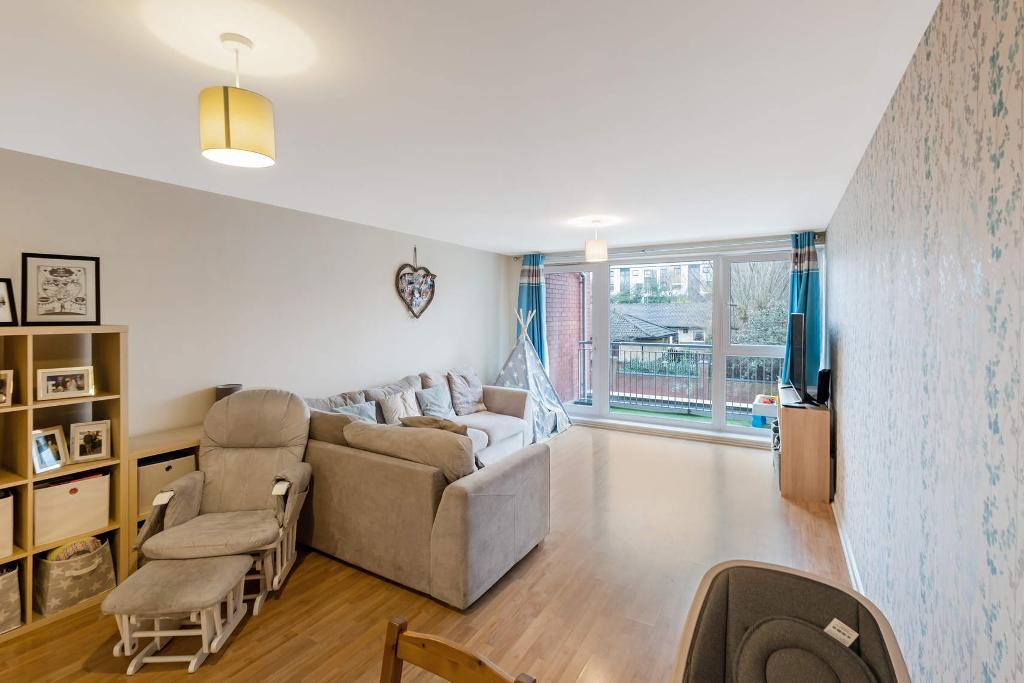 2 Bedroom Flat For Sale in Hanson Park, Dennistoun, G31 2HB
