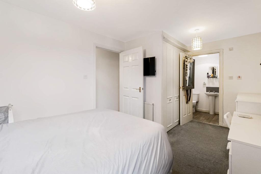 2 Bedroom Flat For Sale in Hanson Park, Dennistoun, G31 2HB
