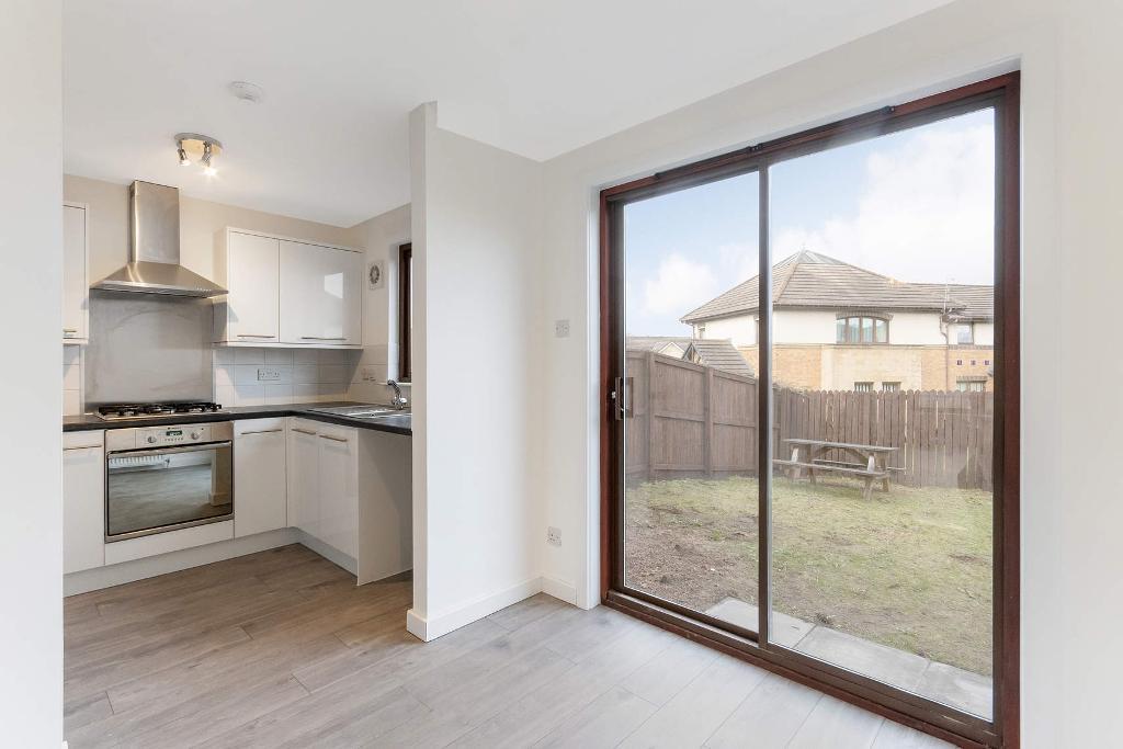 2 Bedroom Semi-Detached For Sale in West Castle Crescent, Castlemilk ...