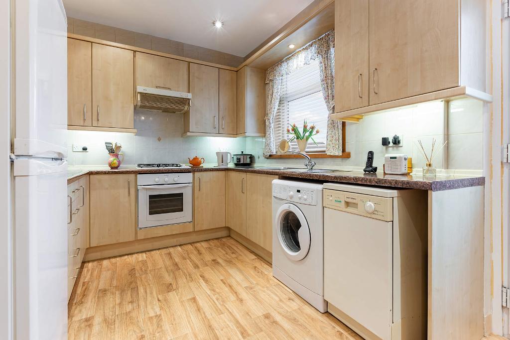 2 Bedroom Semi Detached For Sale In Coats Crescent Garrowhill G69 6lx