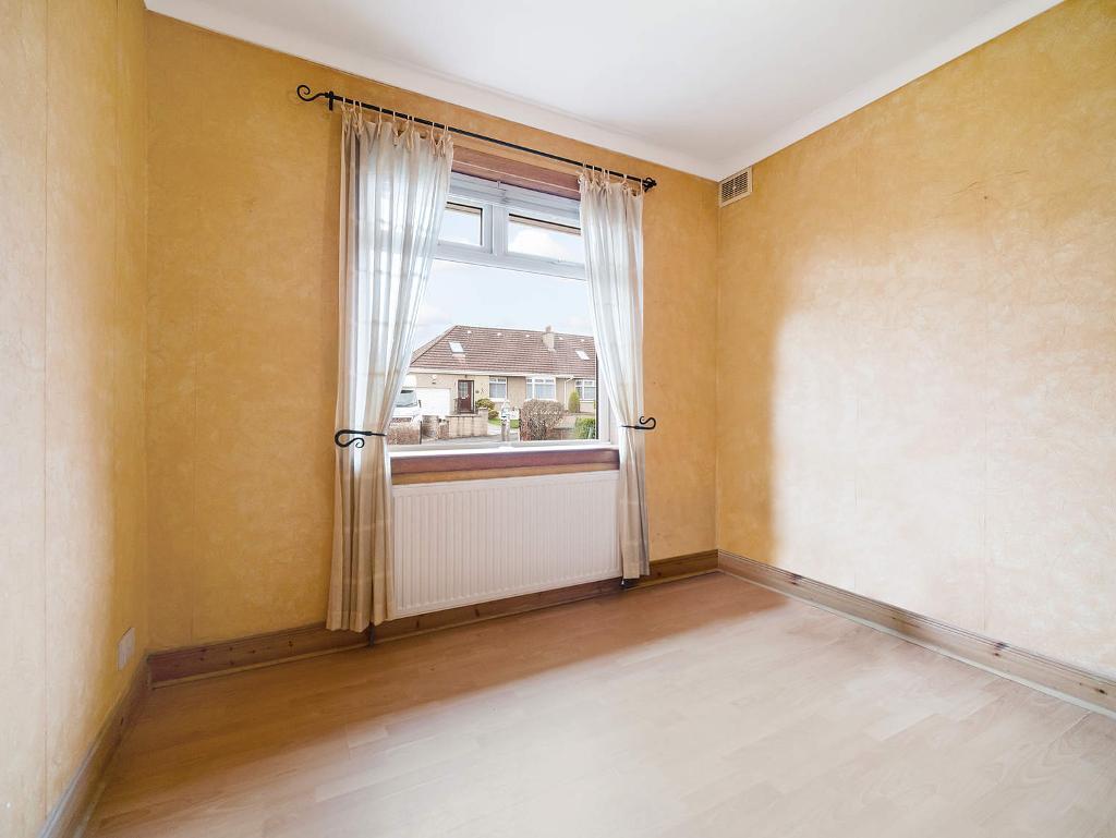 2 Bedroom Semi Bungalow For Sale In Whirlow Gardens Garrowhill G69 6le