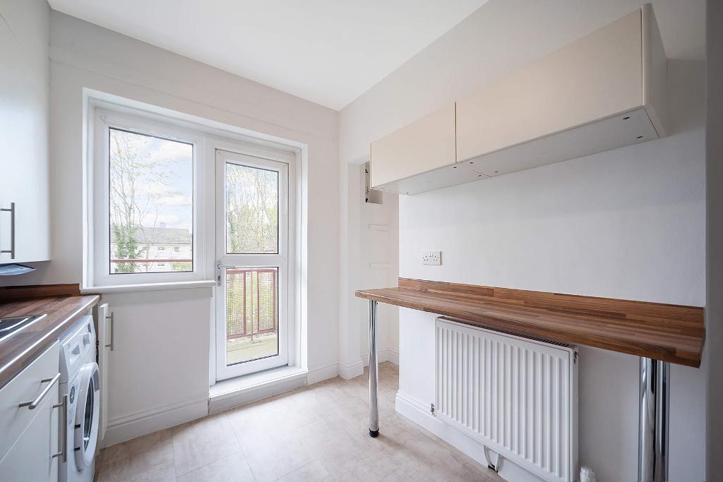 2 Bedroom Flat For Sale in Cavin Drive, Castlemilk, G45 9TU