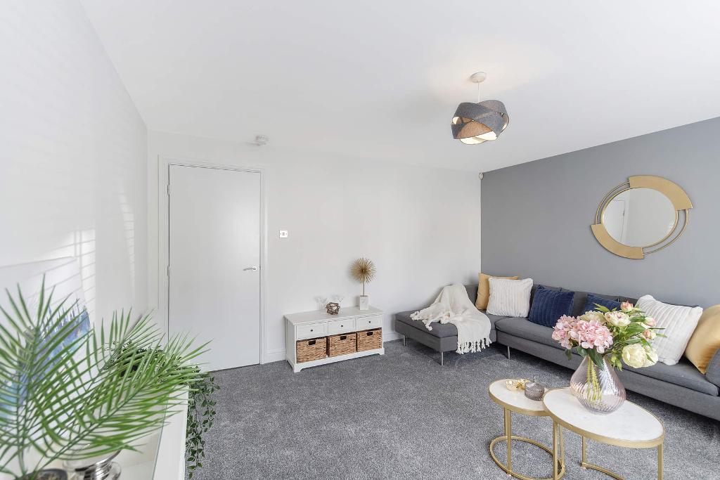 2 Bedroom Flat For Sale in Ashgill Road, Glasgow, G22 7HJ