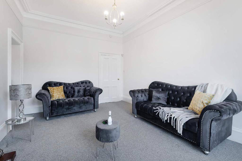 2 Bedroom Flat For Sale in Broompark Drive, Dennistoun, G31 2DA