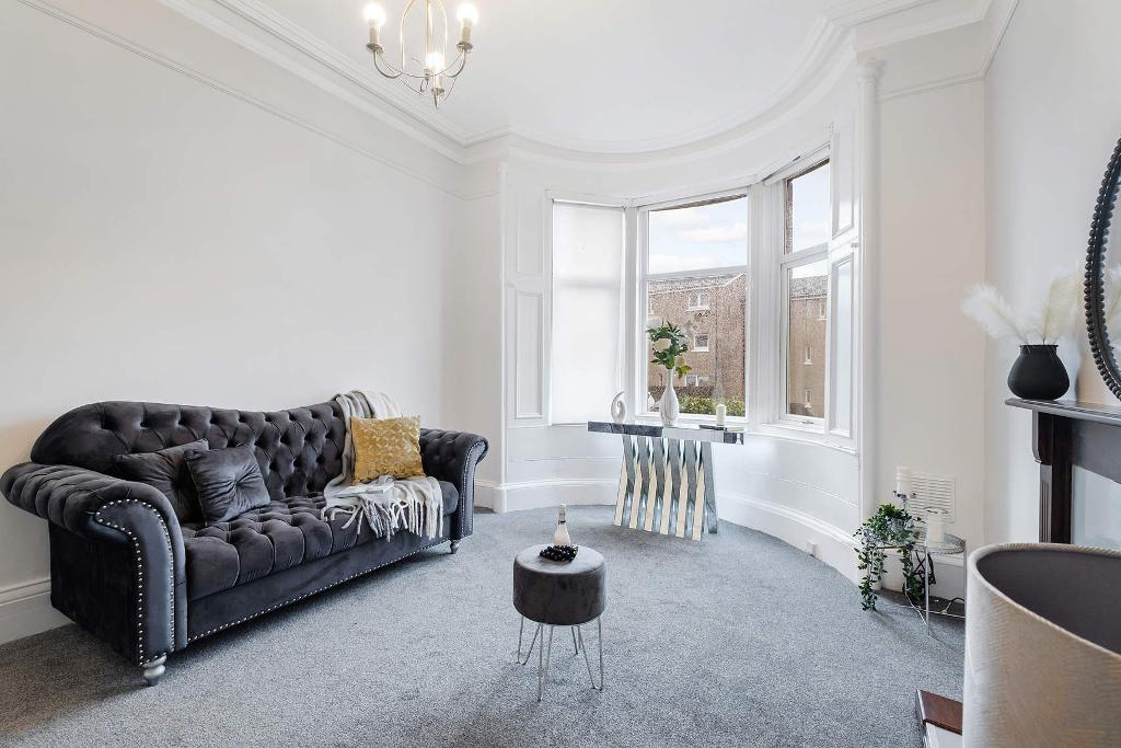 2 Bedroom Flat For Sale in Broompark Drive, Dennistoun, G31 2DA