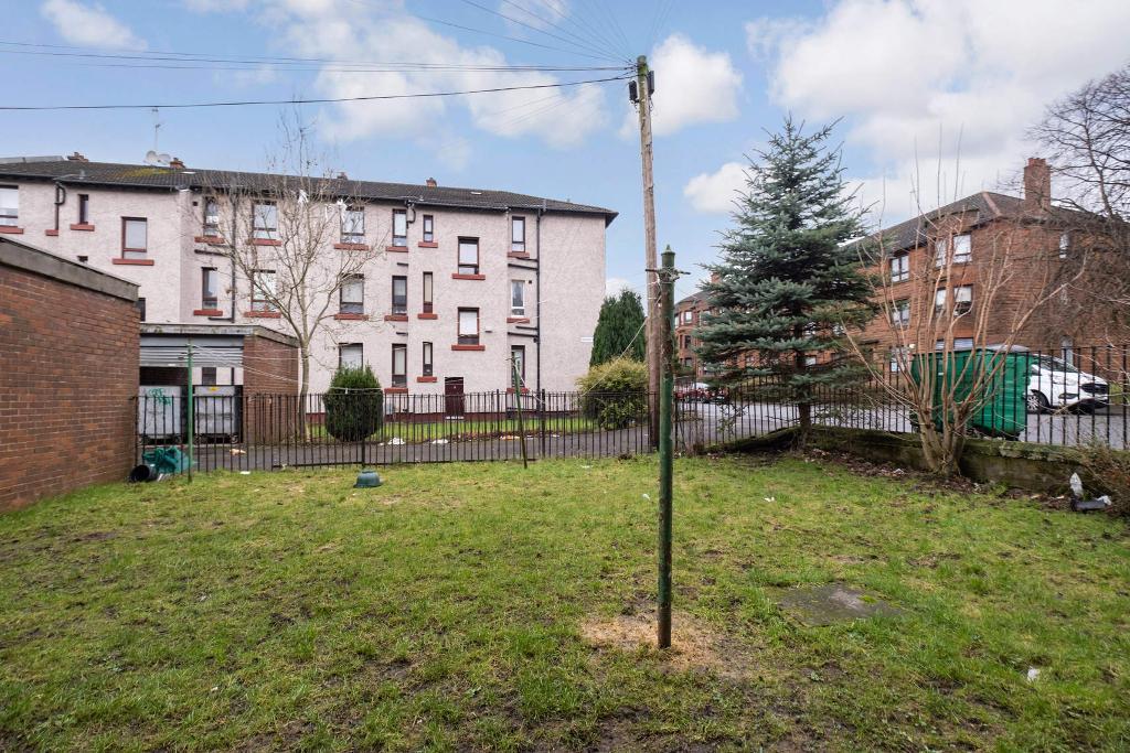 2 Bedroom Flat For Sale in Cumbernauld Road, Riddrie, G33 2EW