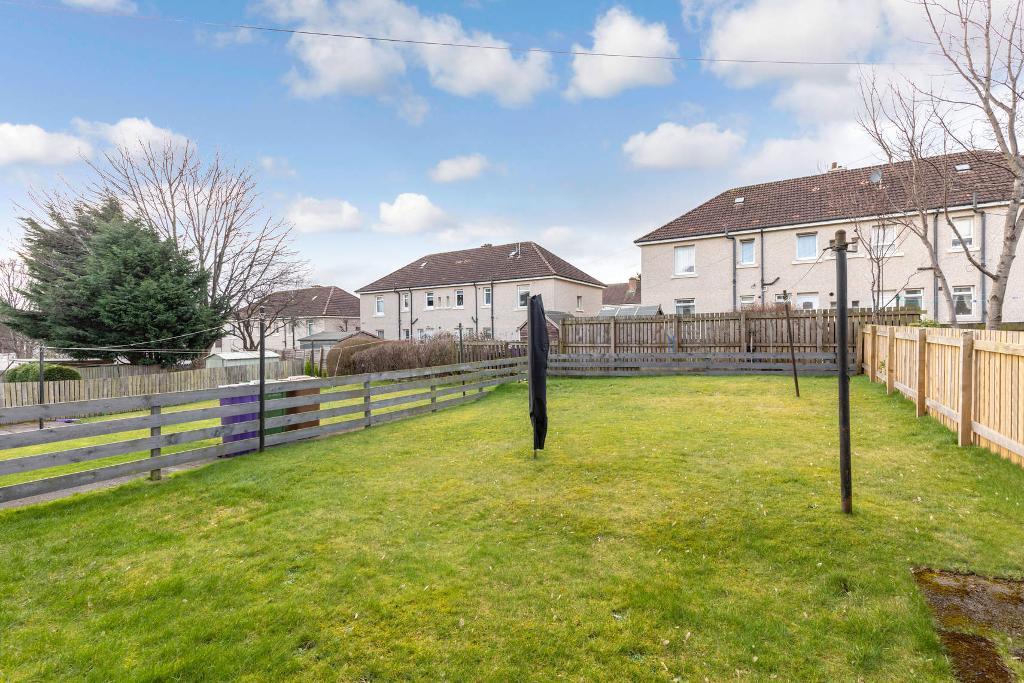 2 Bedroom Lower Cottage Flat For Sale In Girthon Street Sandyhills