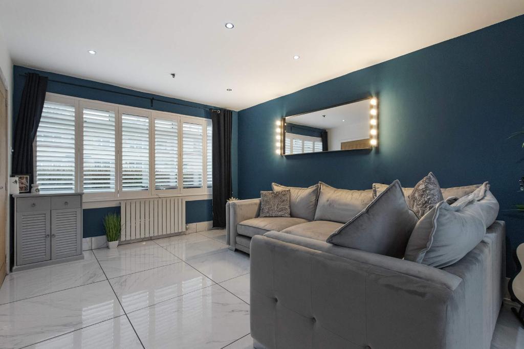 2 Bedroom Semi-Detached For Sale in Carntyne Road, Carntyne, G32 6JL