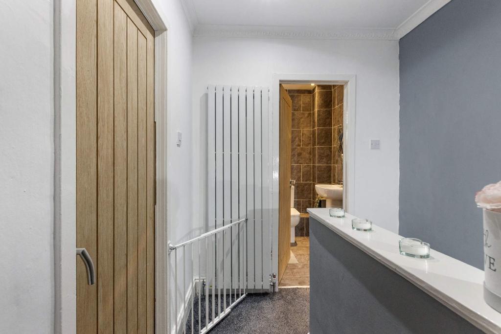 2 Bedroom Semi-Detached For Sale in Carntyne Road, Carntyne, G32 6JL