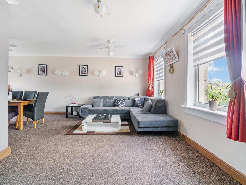 3 Bedroom Mid - Terraced For Sale in Deveron Street, Coatbridge, ML5 2JB