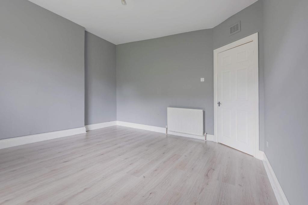 2 Bedroom Lower Cottage Flat For Sale In Marfield Street Carntyne G32 6rn