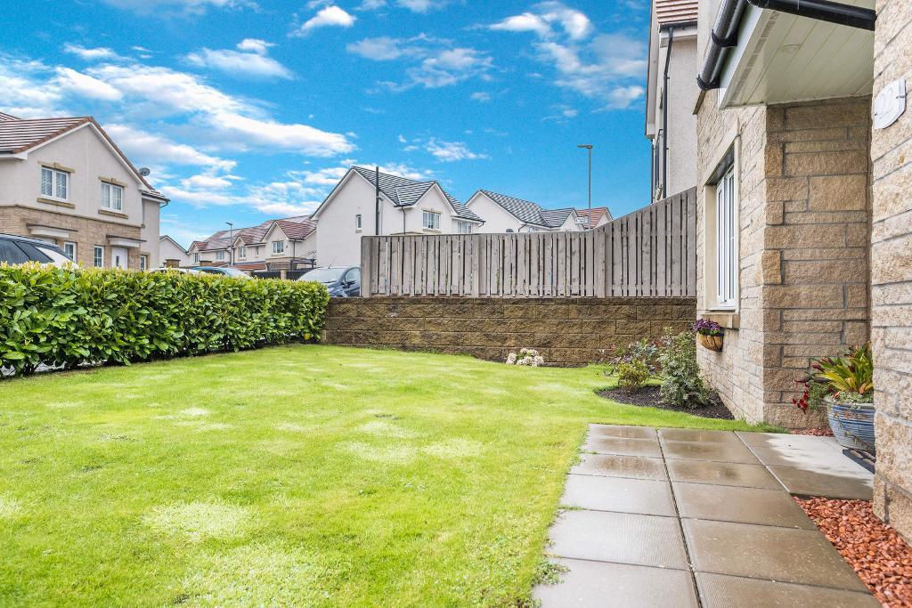 4 Bedroom Detached For Sale in Finart Crescent, Gartcosh, G69 8DP
