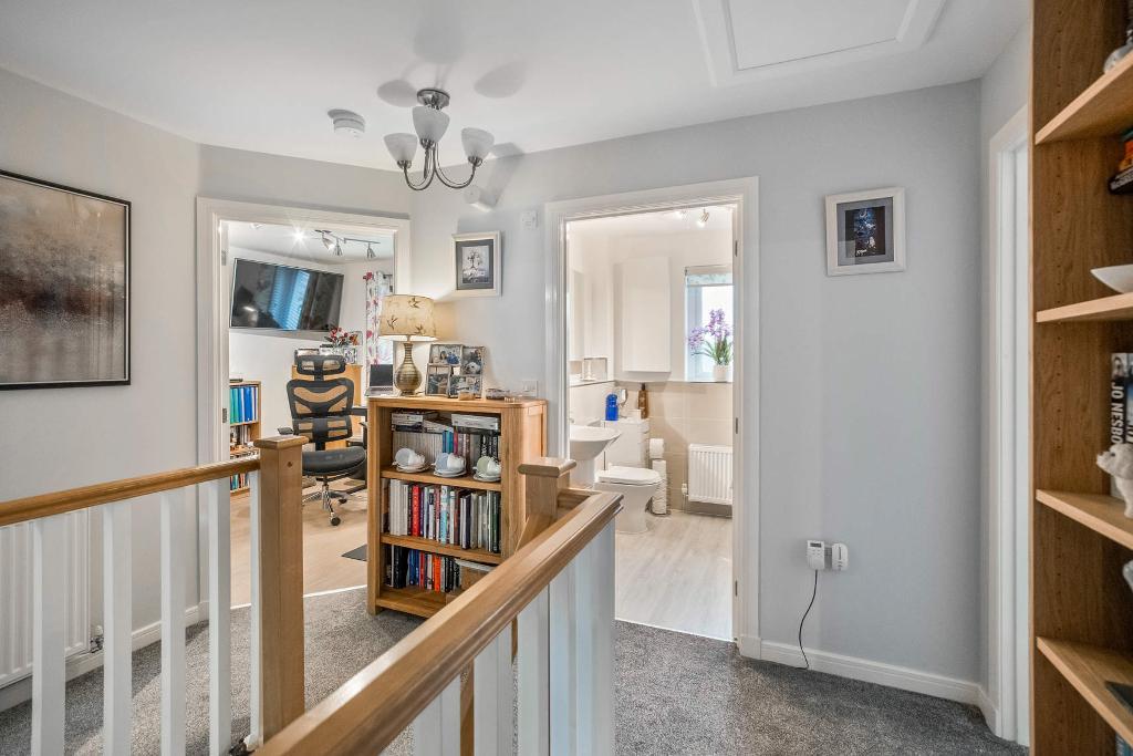 4 Bedroom Detached For Sale in Finart Crescent, Gartcosh, G69 8DP