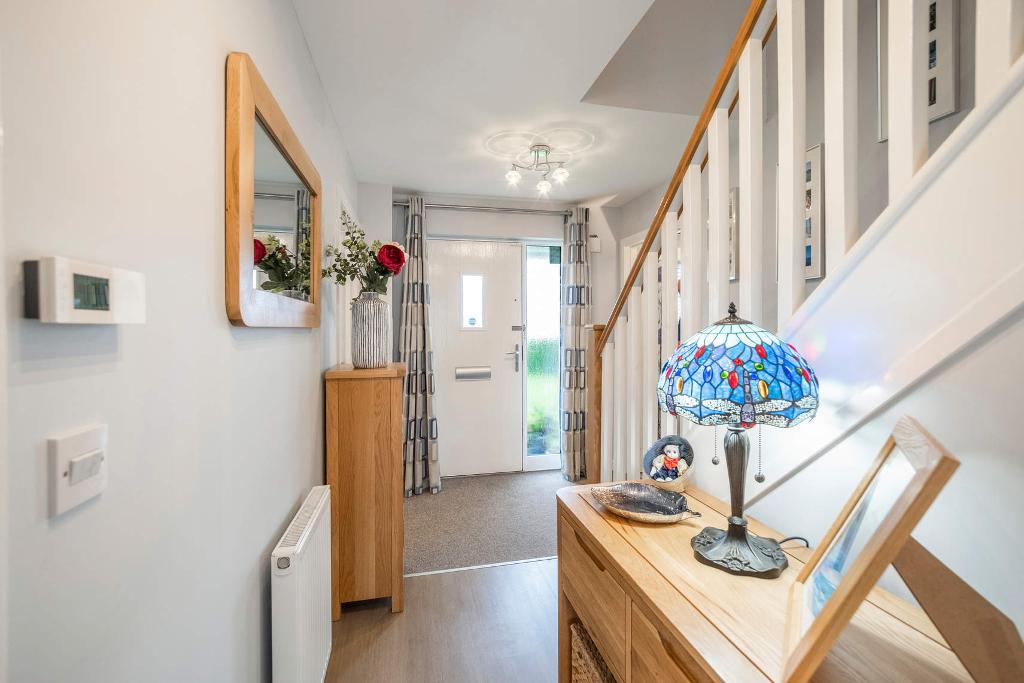 4 Bedroom Detached For Sale in Finart Crescent, Gartcosh, G69 8DP