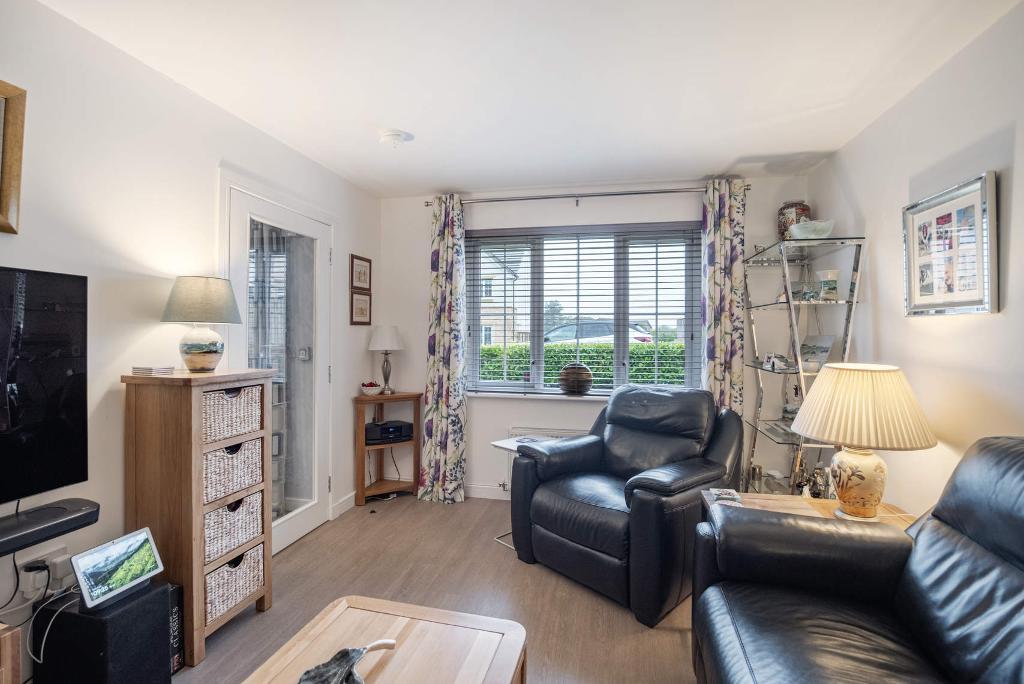 4 Bedroom Detached For Sale in Finart Crescent, Gartcosh, G69 8DP