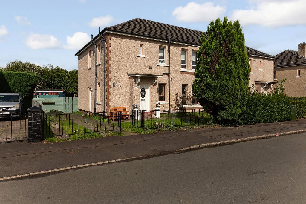 3 Bedroom Lower Cottage Flat For Sale in Inverleith Street, Carntyne ...