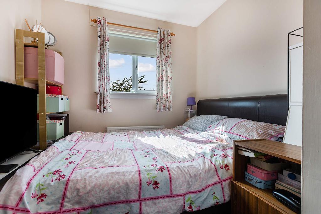 3 Bedroom Detached For Sale in Queensby Place, Baillieston, G69 6PU