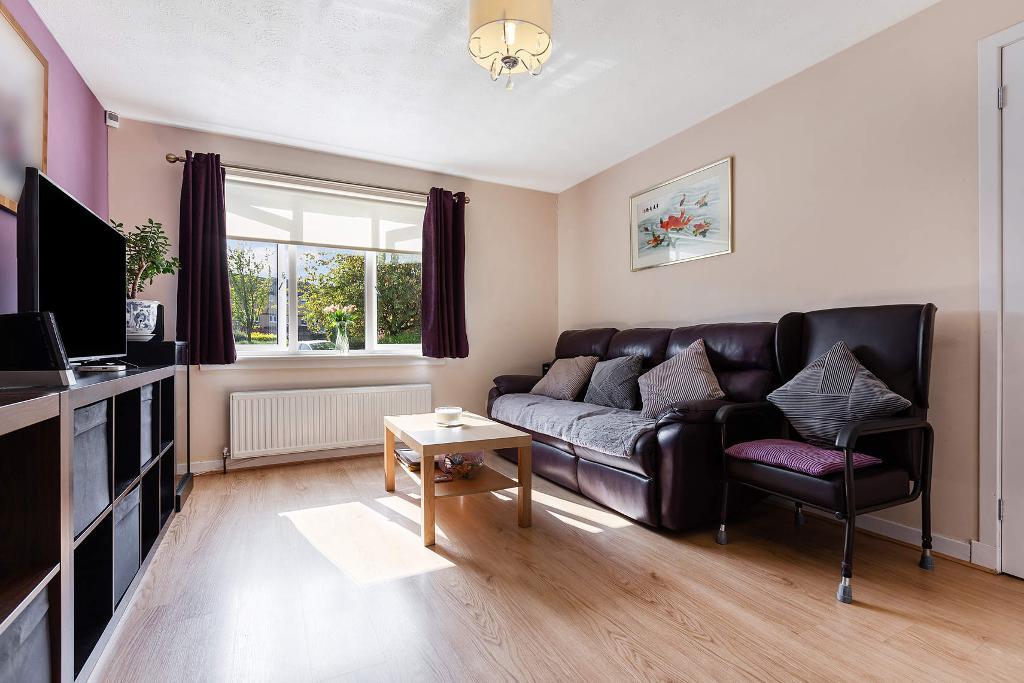 3 Bedroom Detached For Sale in Queensby Place, Baillieston, G69 6PU