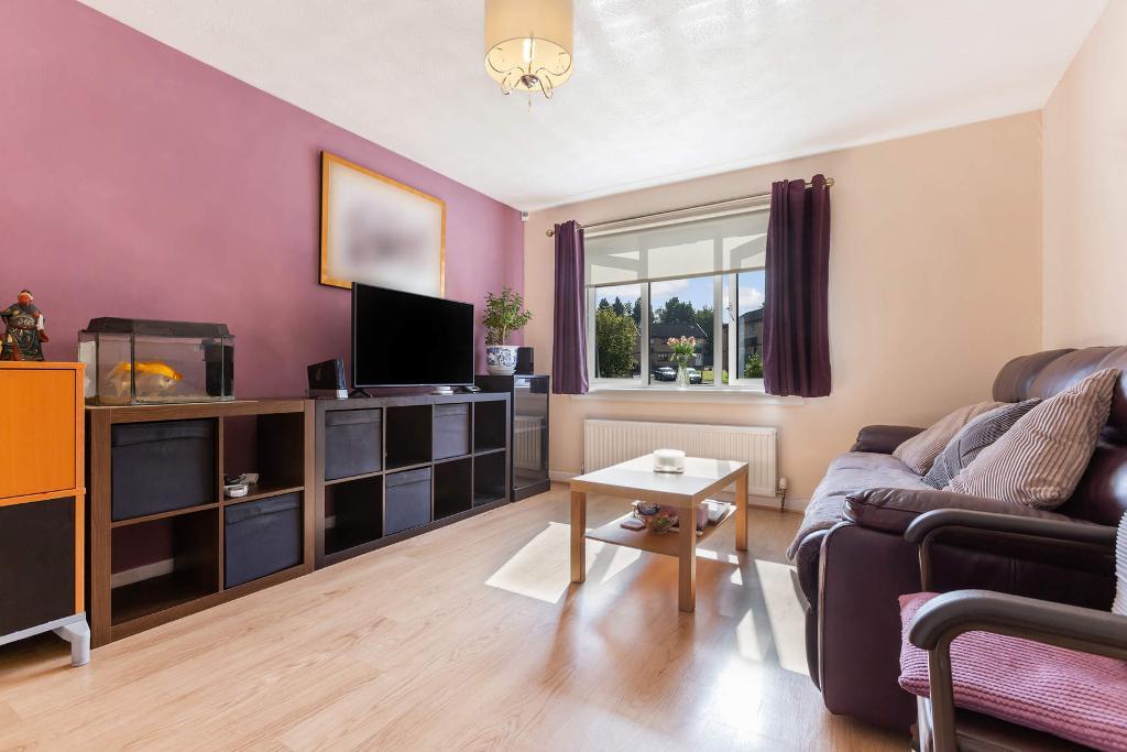 3 Bedroom Detached For Sale in Queensby Place, Baillieston, G69 6PU