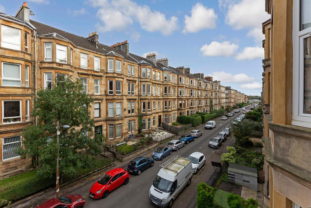 2 Bedroom Flat For Sale in Finlay Drive, Dennistoun, Glasgow, G31 2QU