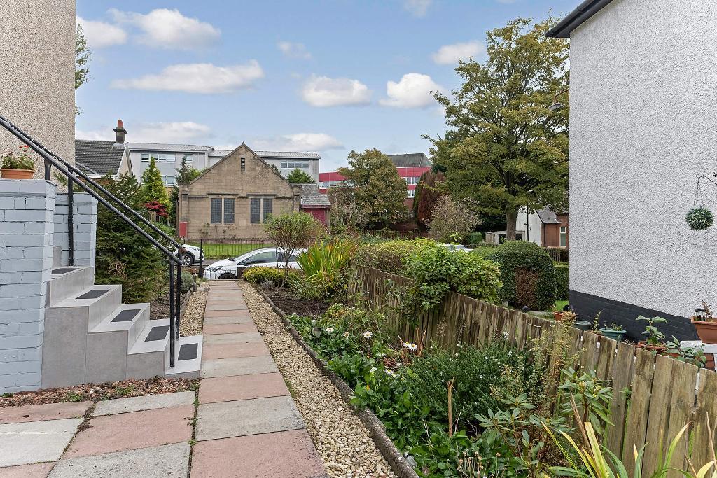 2 Bedroom Upper Cottage Flat For Sale In Amulree Street Sandyhills