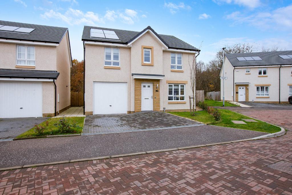 4 Bedroom Detached For Sale in Gartcraig Street, Coatbridge, Glasgow ...