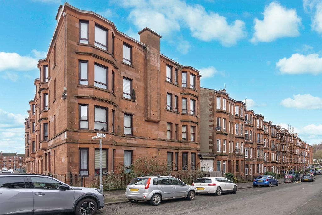1 Bedroom Flat For Sale in Aberdour Street, Dennistoun, G31 3NJ